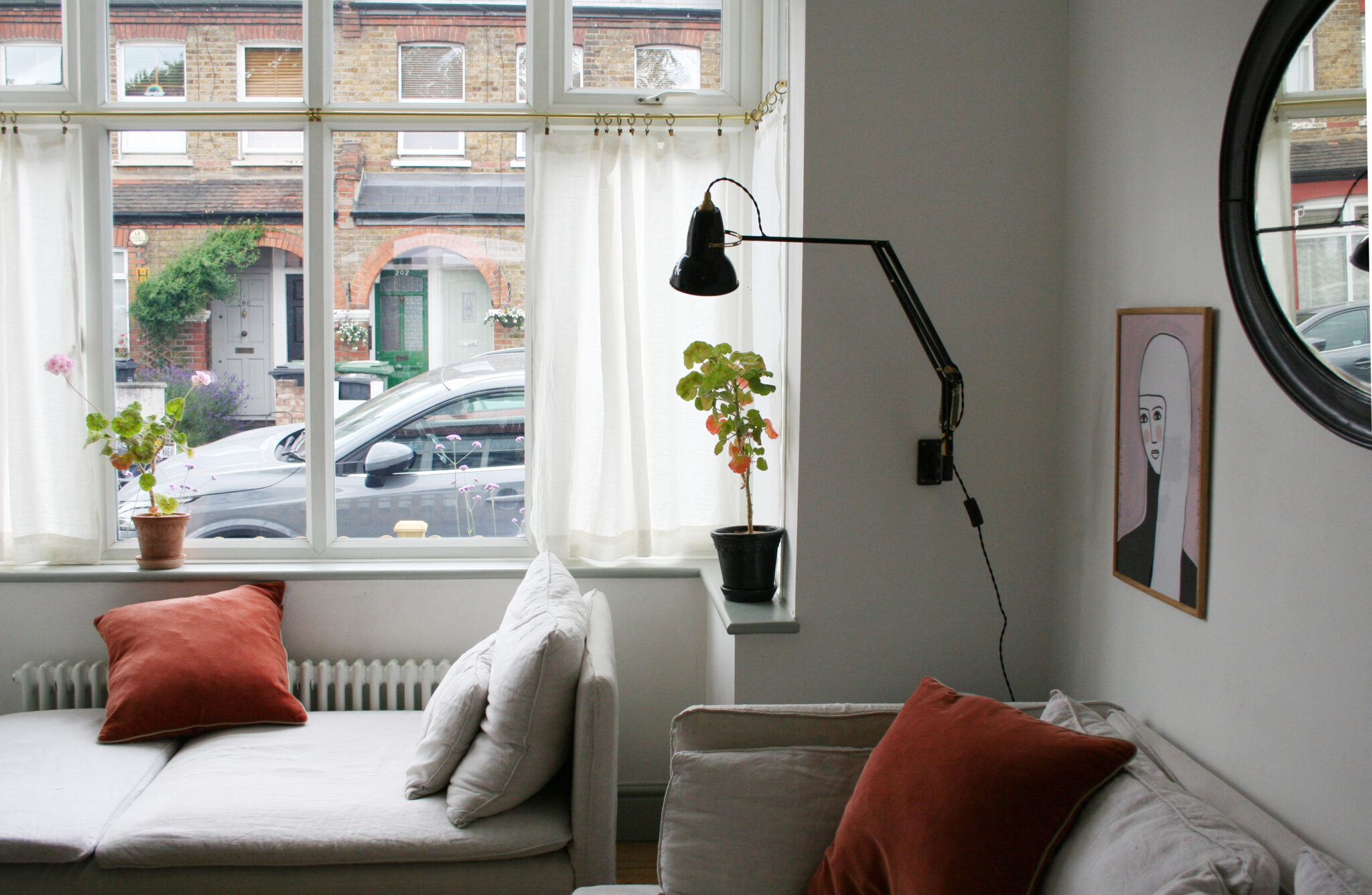 Making cafe curtains for a bay window – Apartment Apothecary